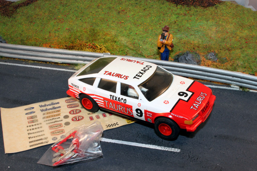 Essai Vintage : Rover 3500 Scalextric - 1/32eme - Recherche - Circuits ...