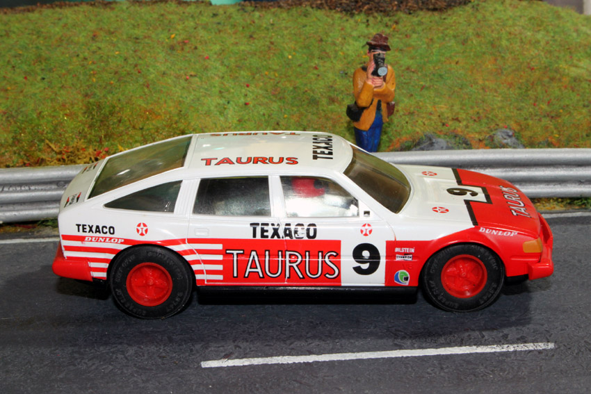 Essai Vintage : Rover 3500 Scalextric - 1/32eme - Recherche - Circuits ...