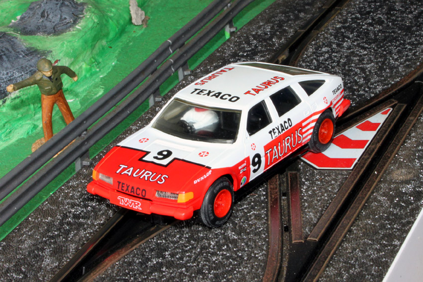 Essai Vintage : Rover 3500 Scalextric - 1/32eme - Recherche - Circuits ...