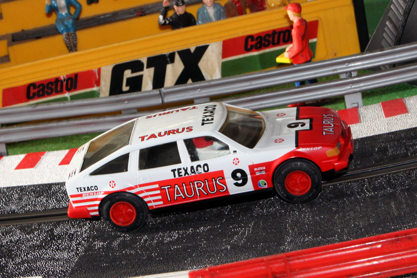 Essai Vintage : Rover 3500 Scalextric - 1/32eme - Recherche - Circuits ...